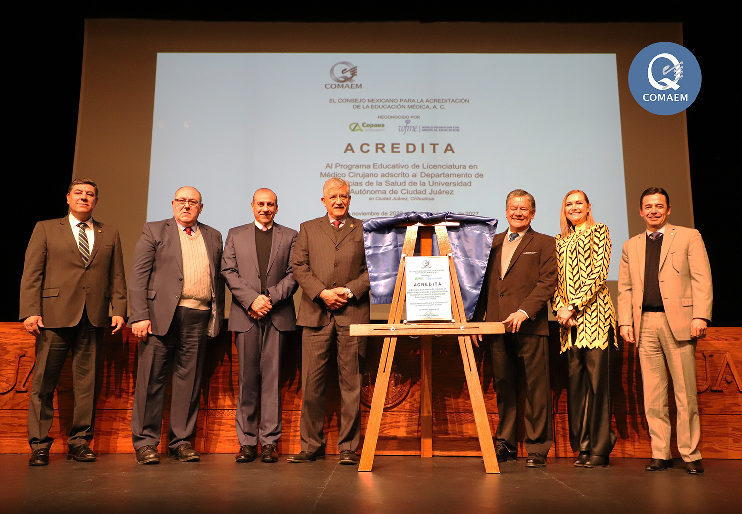 Entrega de constancia Programa Educativo de Licenciatura en Médico Cirujano adscrito al ...