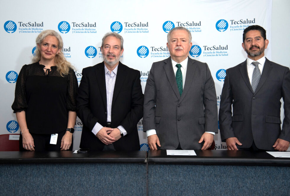 Entrega de constancia de acreditación al Programa Educativo de Médico Cirujano de la Escuela de ...